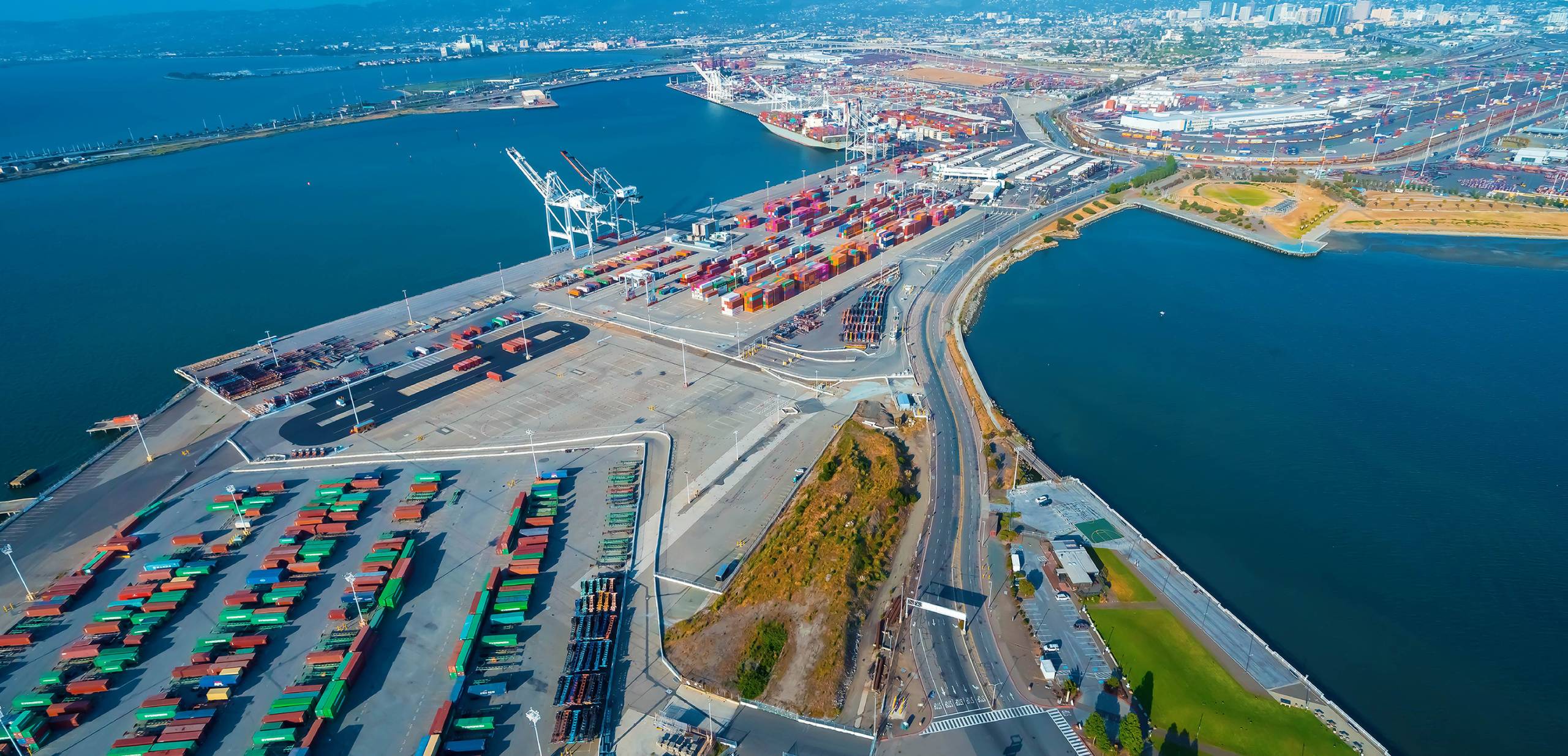 3 QUESTIONS It's a Trade War Without Borders: Frances Donald - RBC